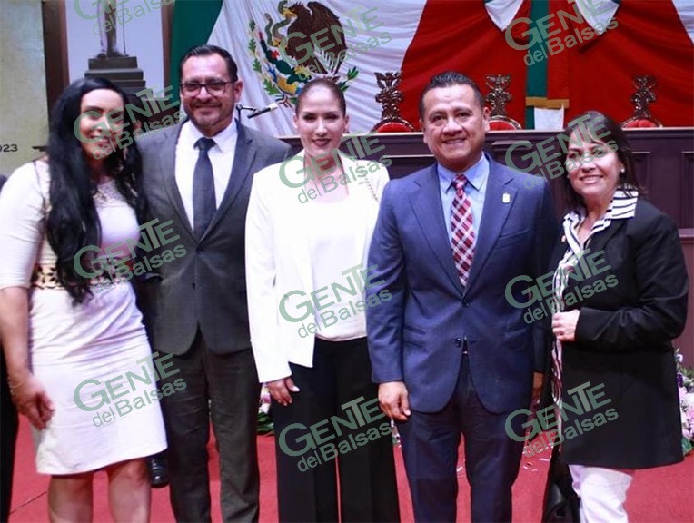 Asisten diputados del GPPAN a sesión solemne por el CCXII Aniversario ...