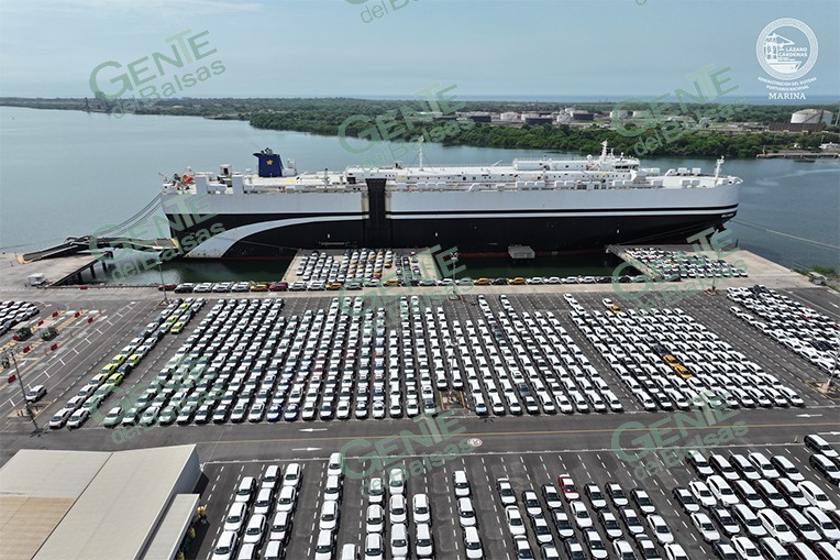 Buque carrera Zim Gold Hoshi realiza primera maniobra en puerto LC ...